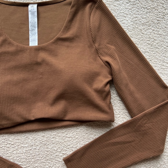ALO Yoga | Tops | New Alo Yoga Ribbed Defined Long Sleeve Bra Crop Top ...